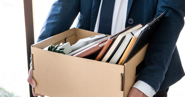 人員整理とは？会社都合で解雇する場合の注意点やメリット・デメリットを紹介。 | Carry Up Magazine